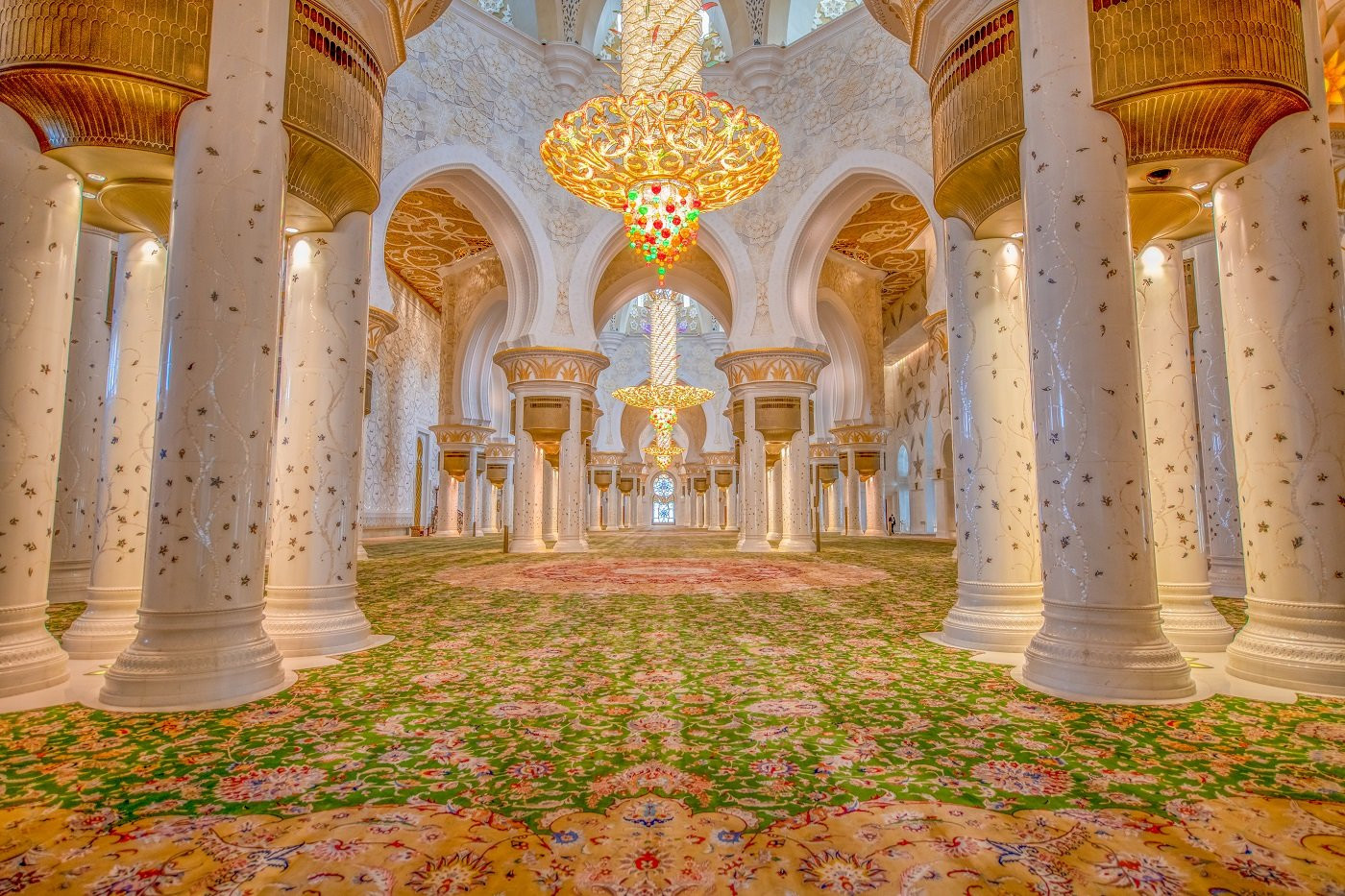 What to See in Abu Dhabi: Sheikh Zayed Grand Mosque